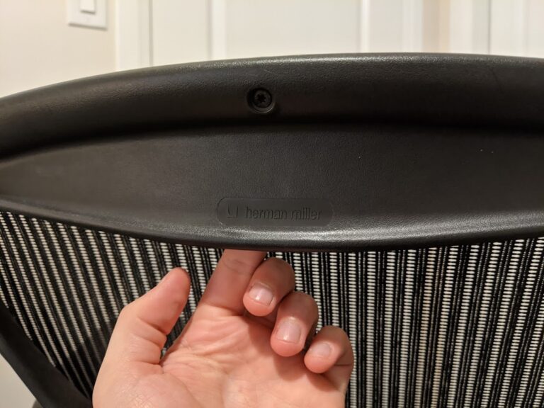 Herman Miller Aeron size chart and model comparison - Classic VS New